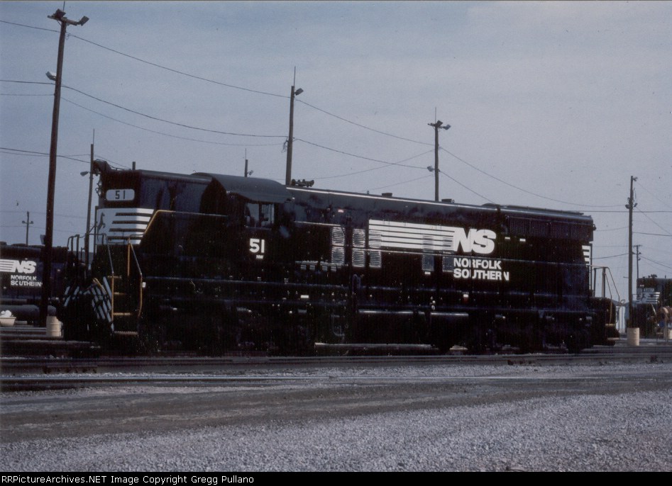 NS SD9M